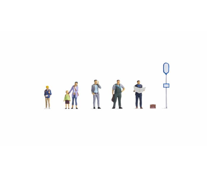 At the Bus Stop (6) Figure Set-Noch-45246 | Gaugemaster