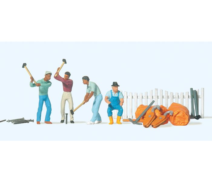 Circus Workers (3) and Driver Figure Set-Preiser-20264 | Gaugemaster